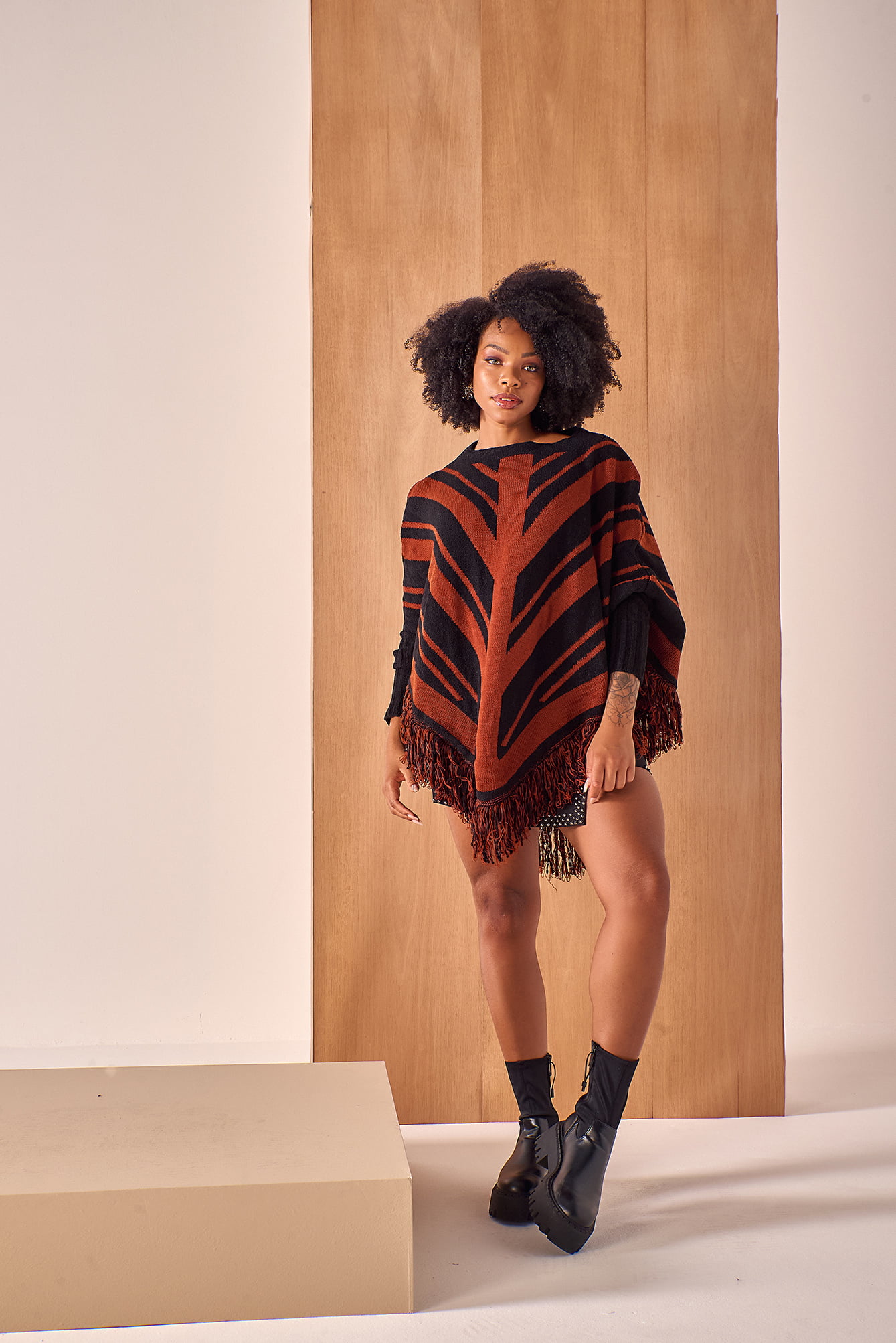 PONCHO COLD TRICOT - Pingo D'Lã Malhas